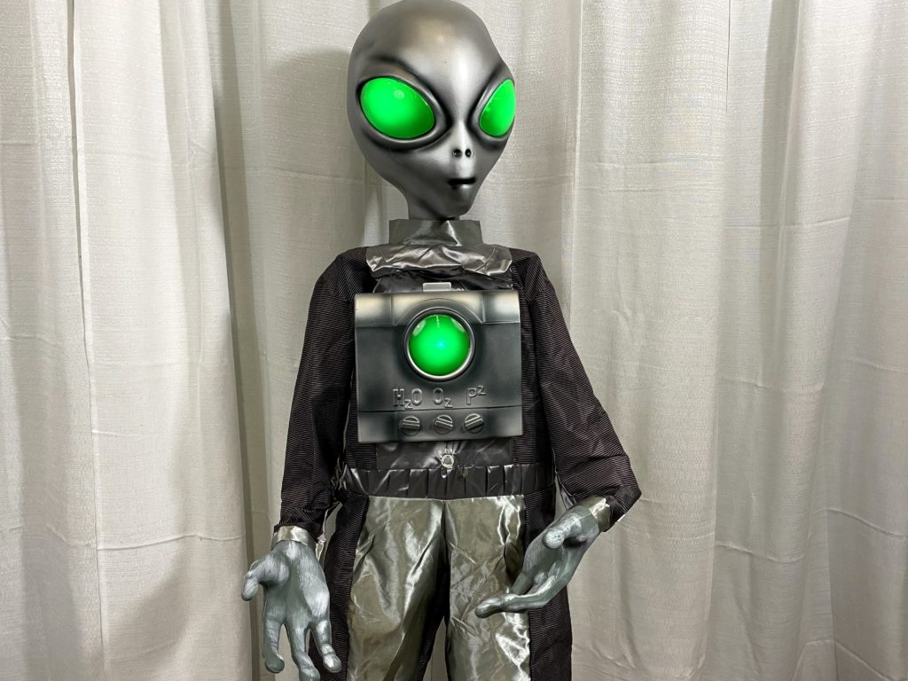 ALIEN MAN STANDING SILVER 6 ft