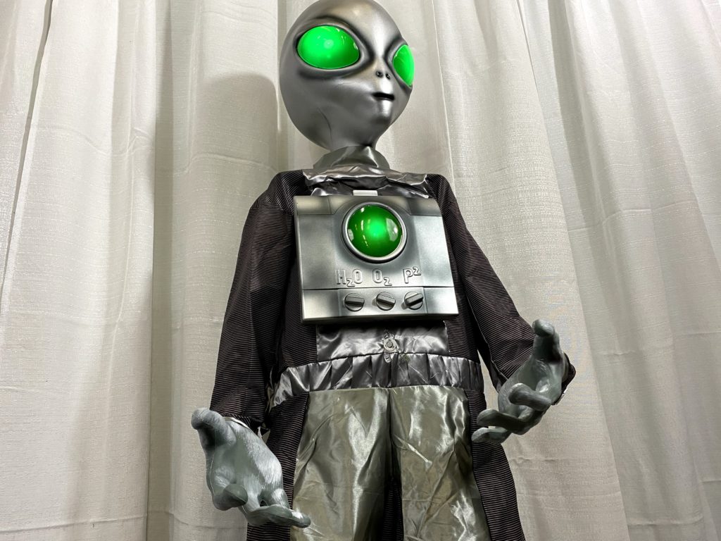 ALIEN MAN STANDING SILVER 6 ft