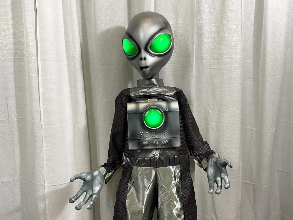 ALIEN MAN STANDING SILVER 6 ft