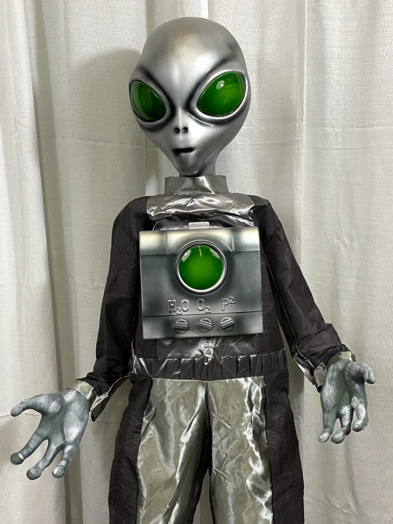 ALIEN MAN STANDING SILVER 6 ft
