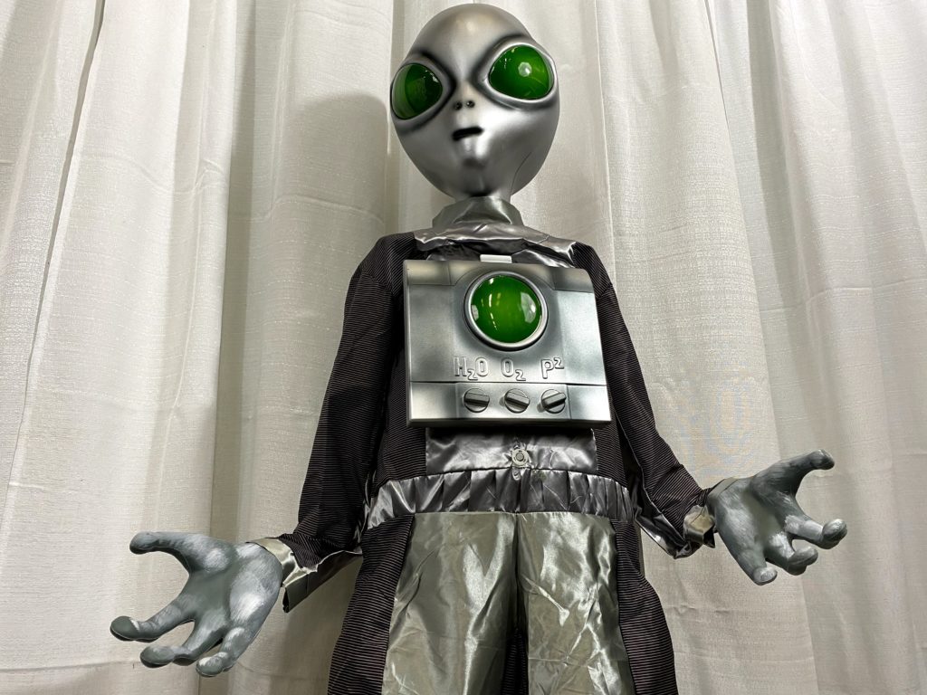 ALIEN MAN STANDING SILVER 6 ft