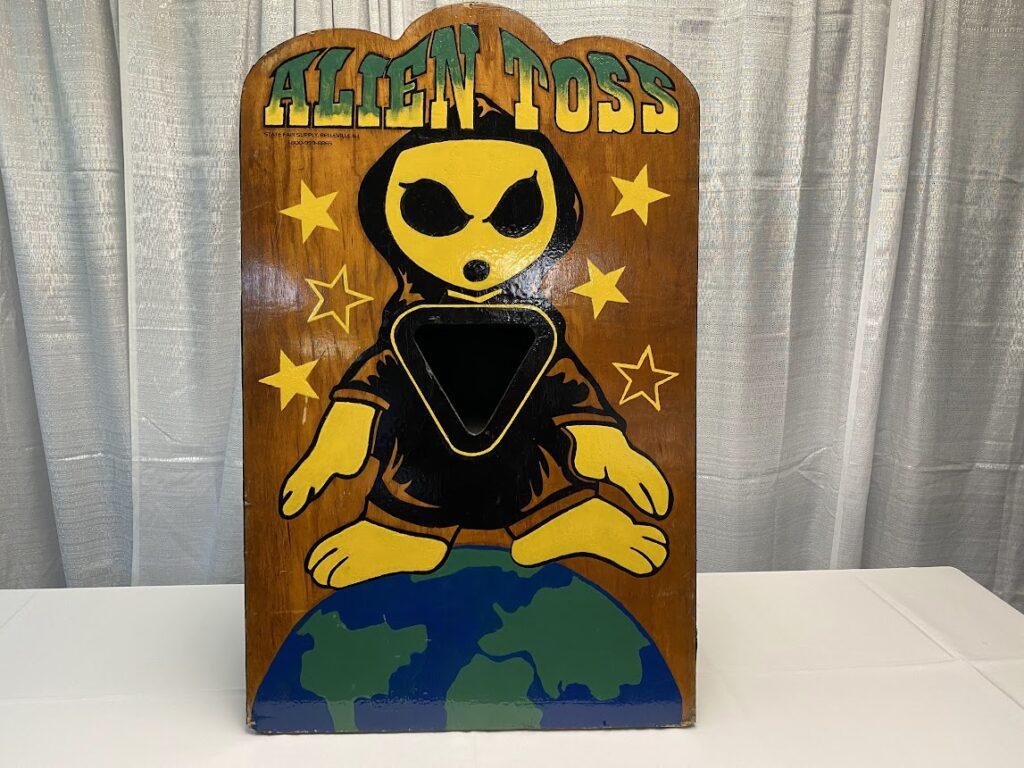 ALIEN TOSS CARNIVAL GAME
