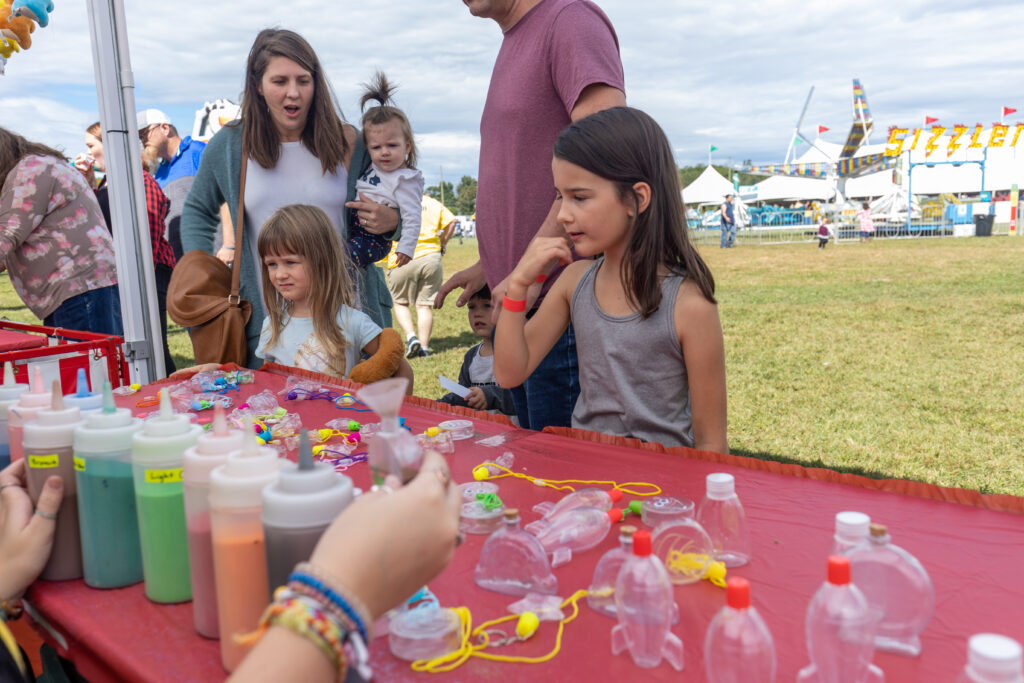 ARTS AND CRAFTS STATION