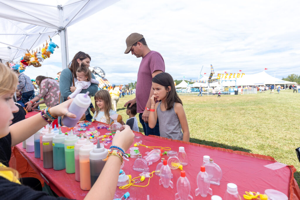 ARTS AND CRAFTS STATION