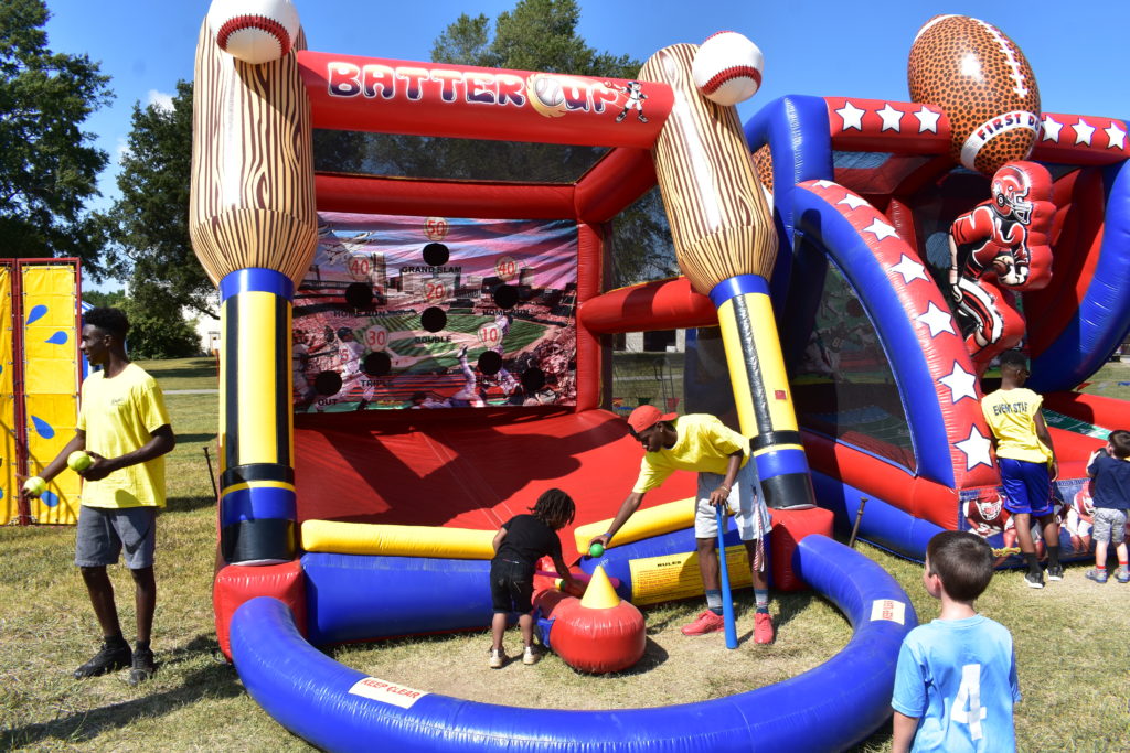 BATTERS UP INFLATABLE BASEBALL SPORTS GAME