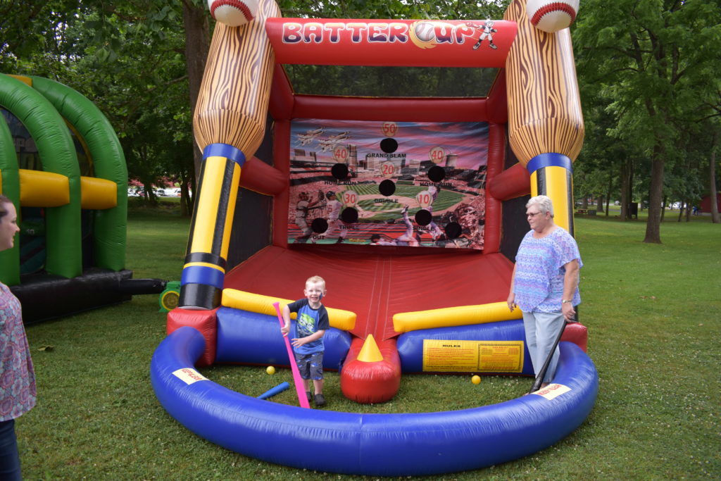 BATTERS UP INFLATABLE BASEBALL SPORTS GAME