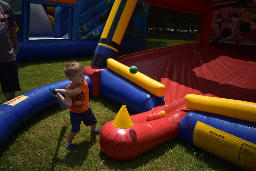BATTERS UP INFLATABLE BASEBALL SPORTS GAME