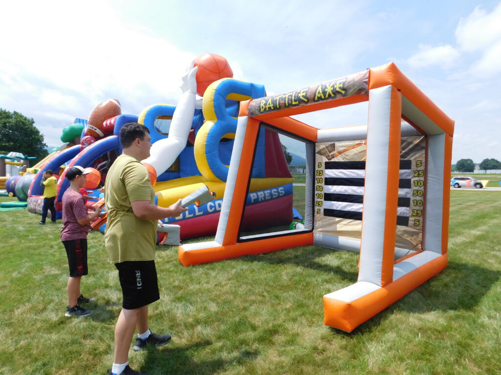 BATTLE AXE THROWING GAME