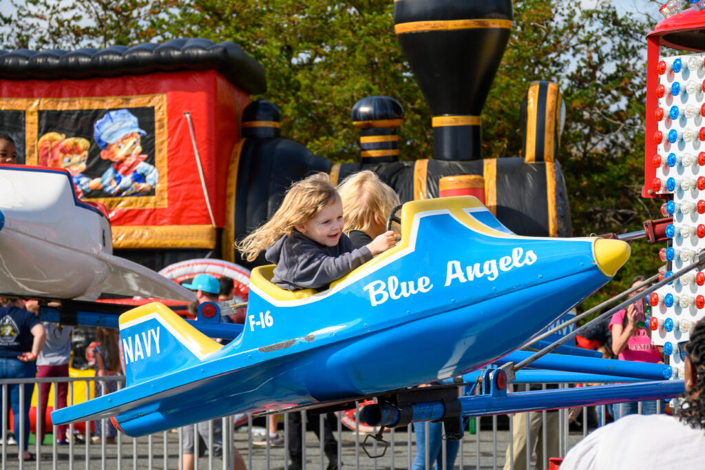 BLUE ANGELS MECHANICAL AMUSEMENT RIDE