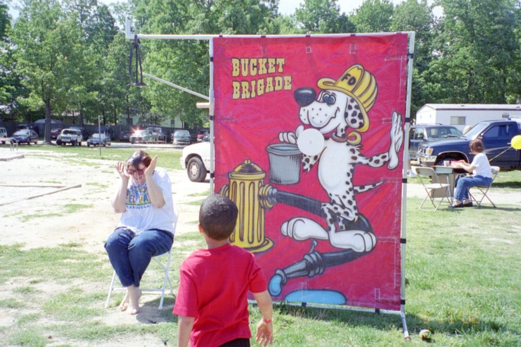 BUCKET BRIGADE GAME – THE DUNKLESS DUNKING MACHINE