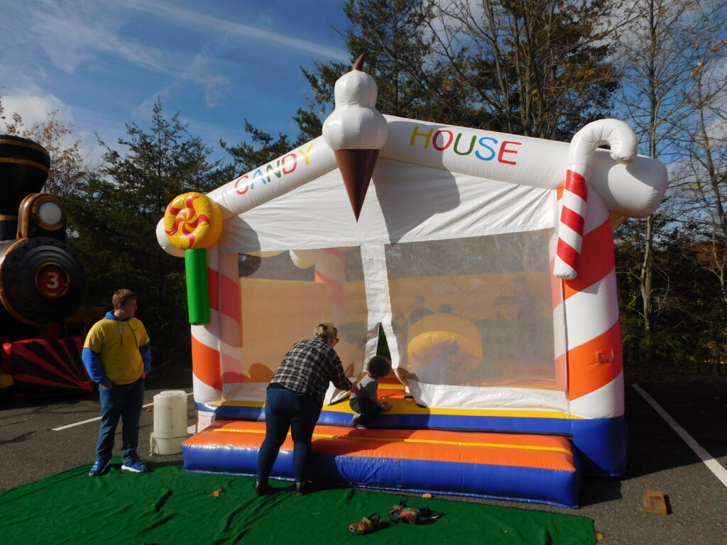 CANDY HOUSE CANDY LAND INFLATABLE BOUNCER