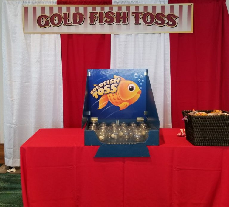 GOLDFISH TOSS CARNIVAL GAME