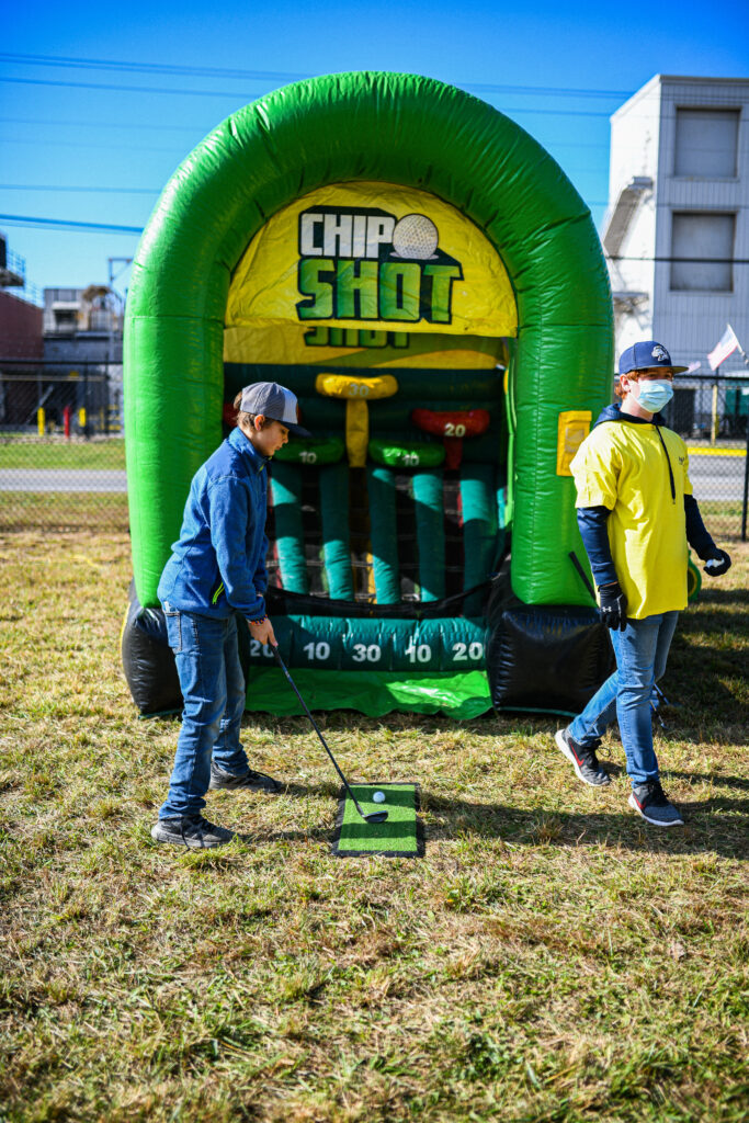 CHIP SHOT INFLATABLE SPORTS GOLF GAME