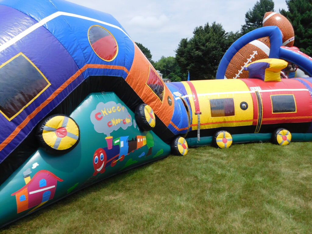 CHUGGY CHOO CHOO INFLATABLE MAZE CRAWL THROUGH
