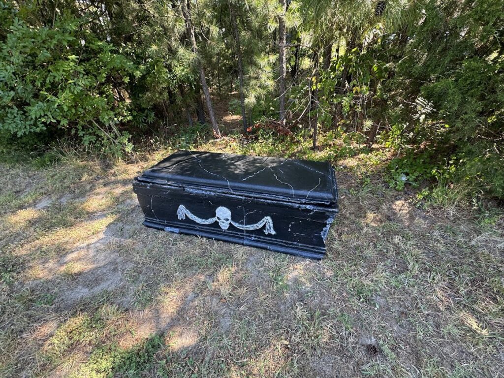 CRYPT BLACK TOMB BURIAL CHAMBER