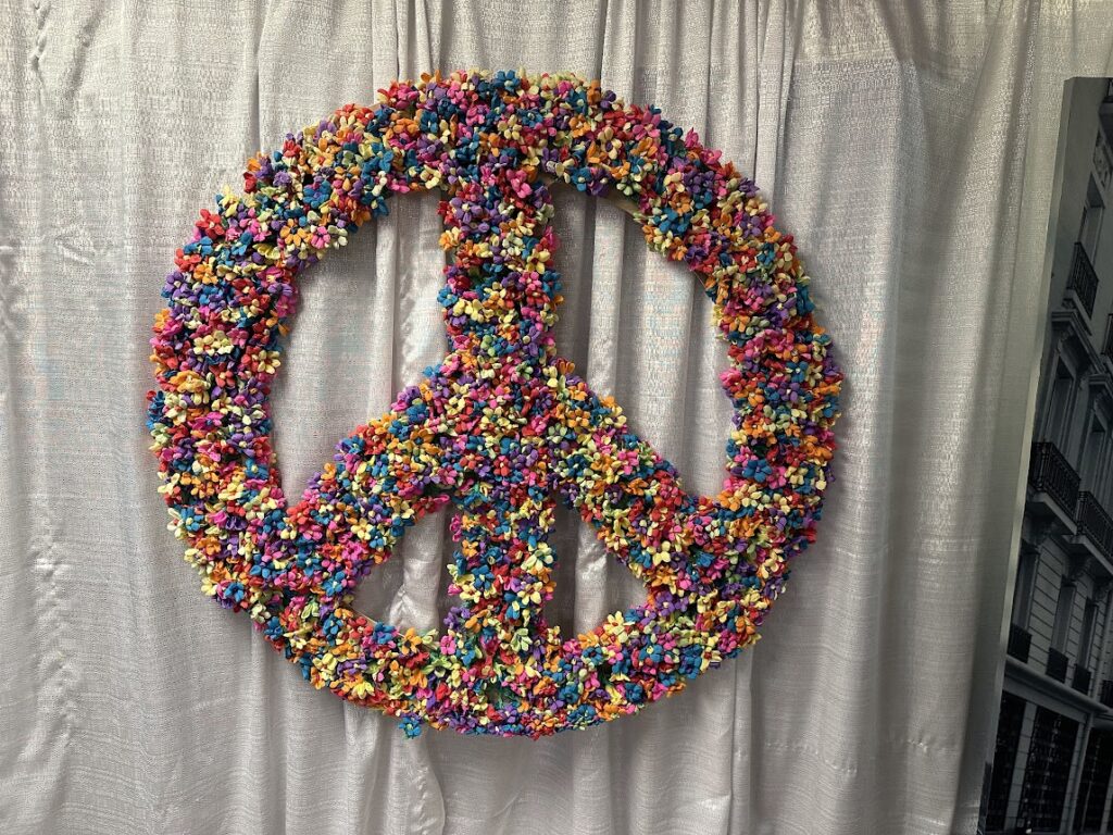 FLOWER POWER PEACE SIGN PROP