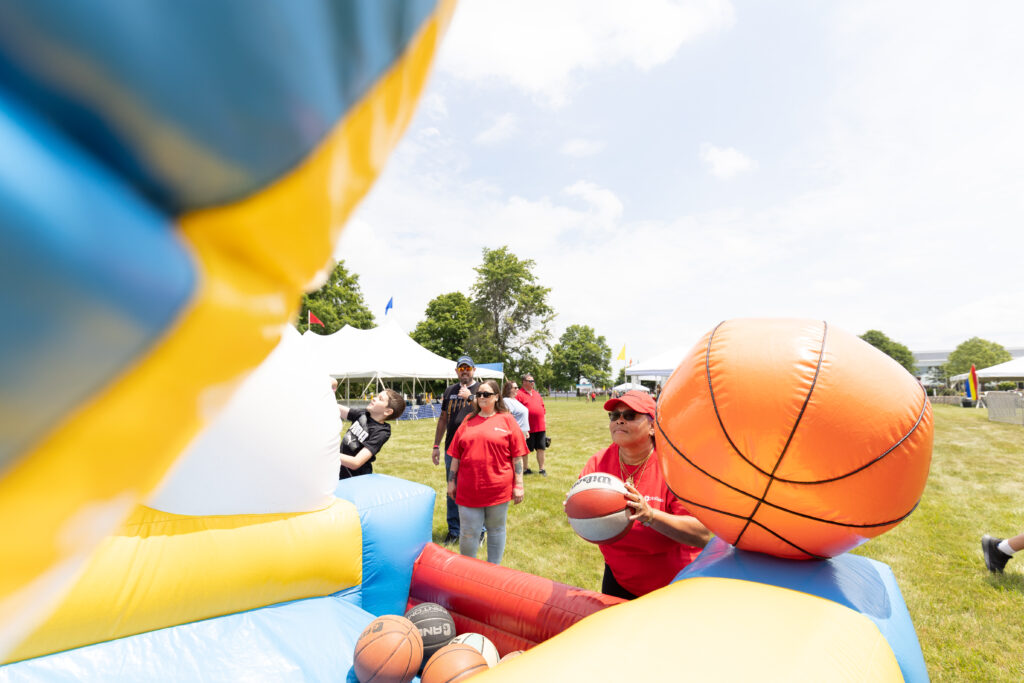 FULL COURT PRESS INFLATABLE BASKETBALL SPORTS GAME