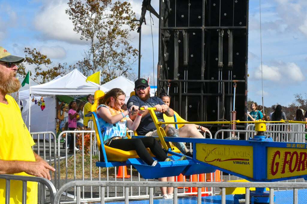 WHIZZER G-FORCE SPINNING MECHANICAL AMUSEMENT RIDE