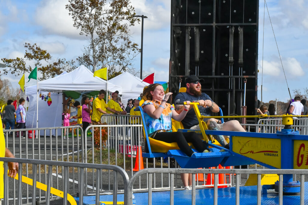 WHIZZER G-FORCE SPINNING MECHANICAL AMUSEMENT RIDE
