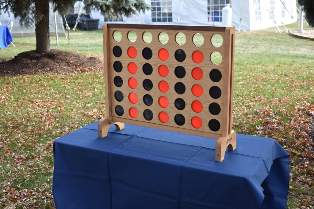 GIANT CONNECT FOUR 4 GAME