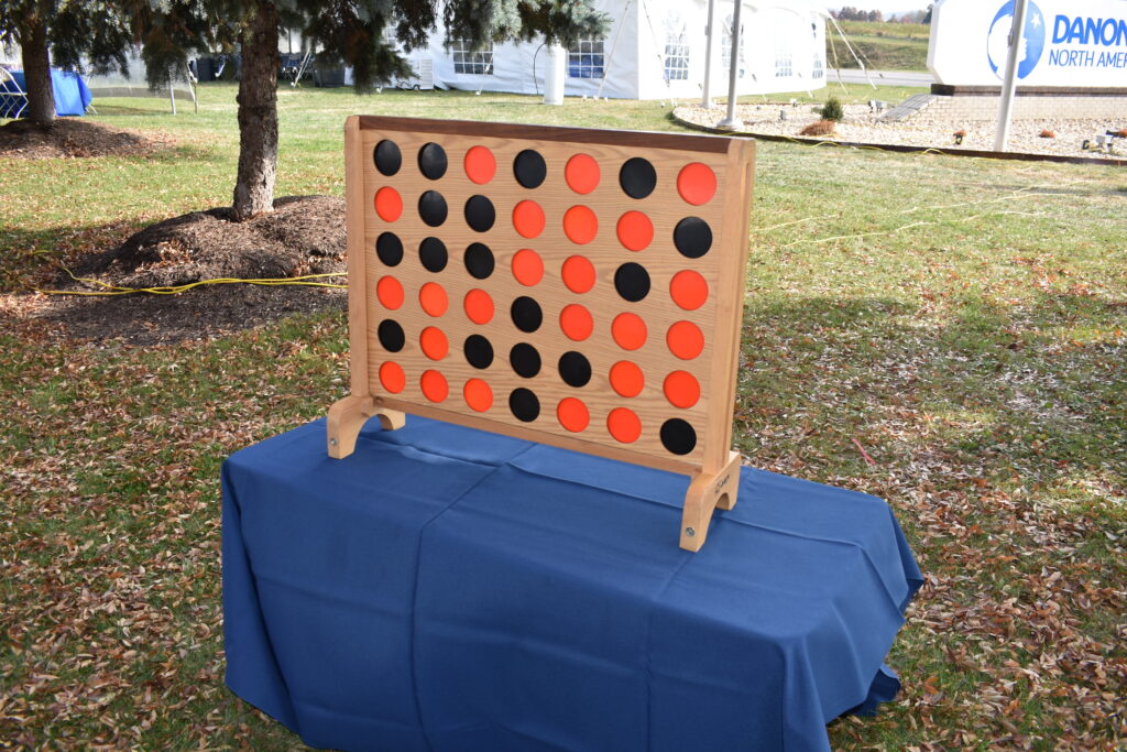 GIANT CONNECT FOUR 4 GAME