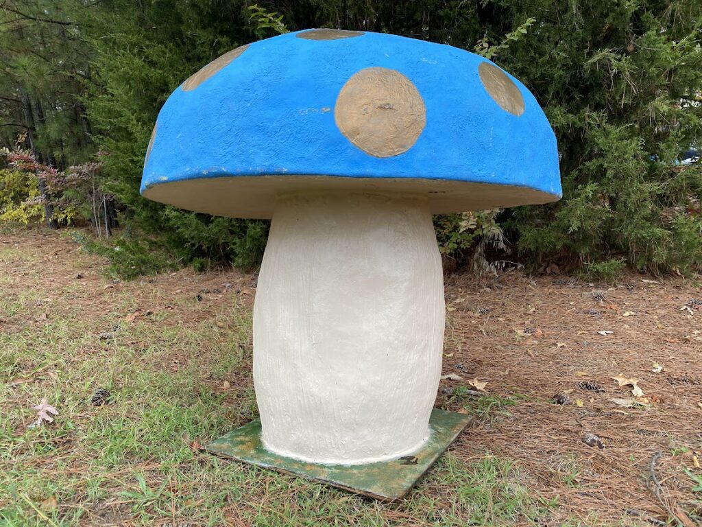 COLORFUL GIANT MUSHROOM PROP