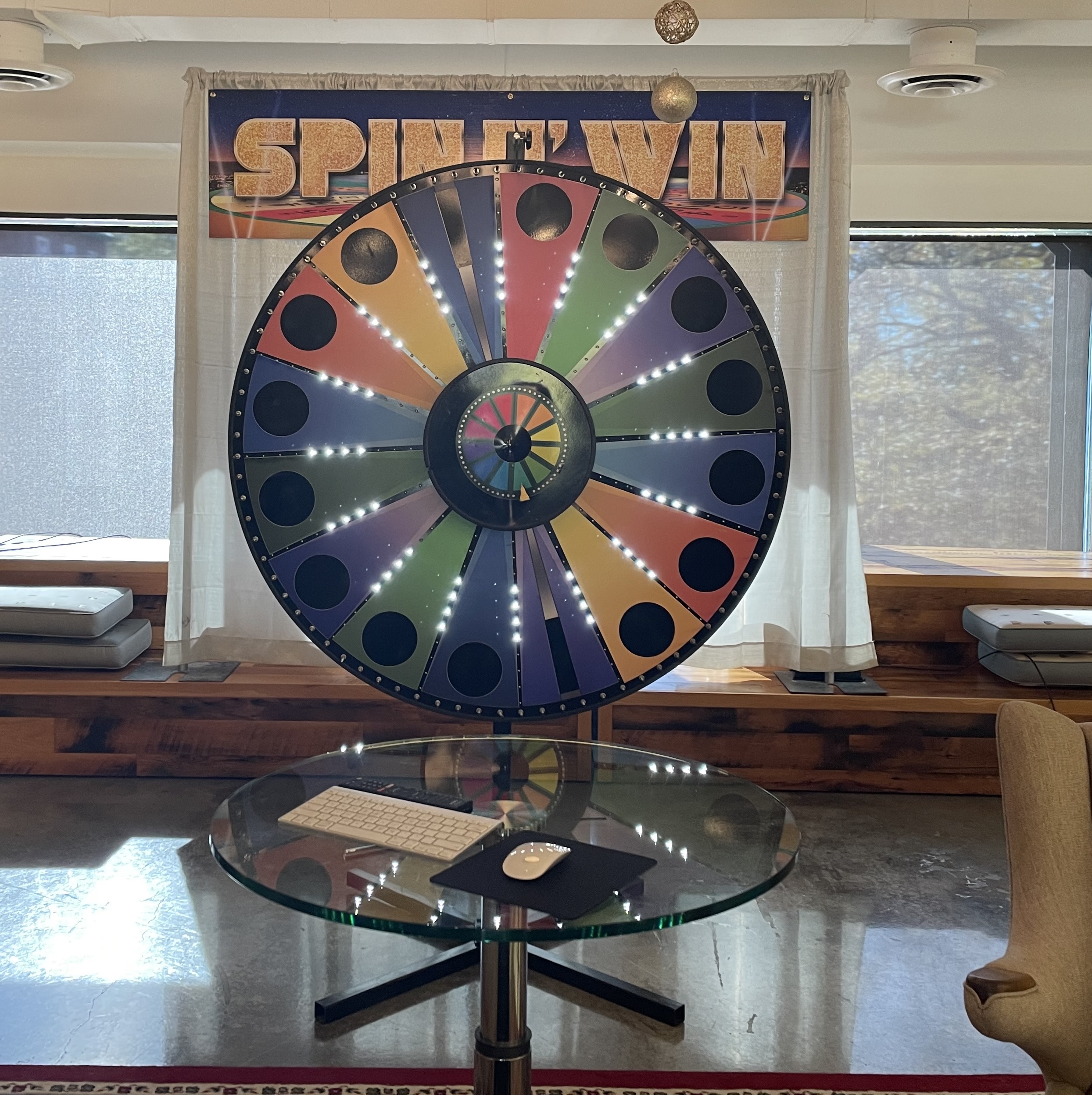 Giant Wheel of Fortune with Customizeable Graphics and Lights 02