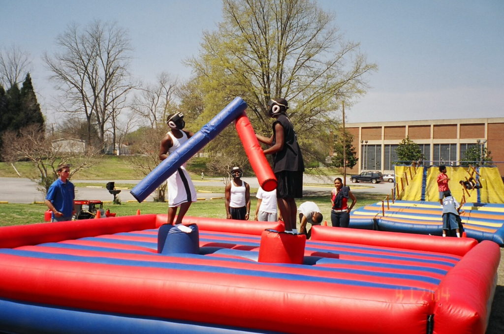 GLADIATOR JOUST INTERACTIVE INFLATABLE GAME