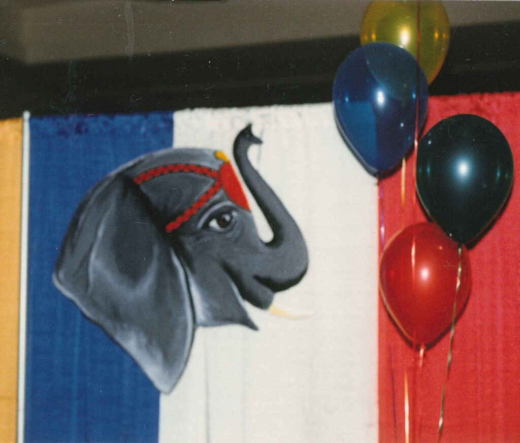CIRCUS ELEPHANT HEAD CUTOUT PROP