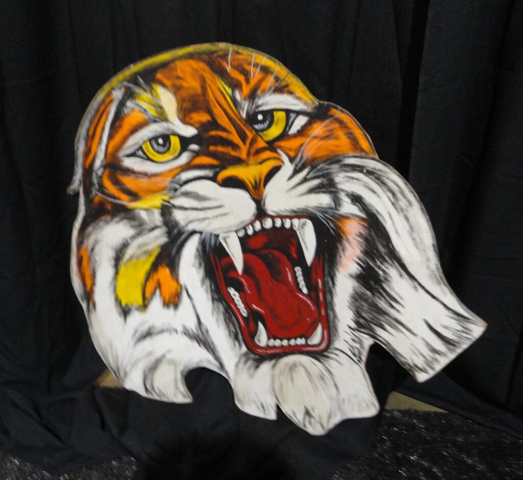 CIRCUS TIGER HEAD CUTOUT PROP