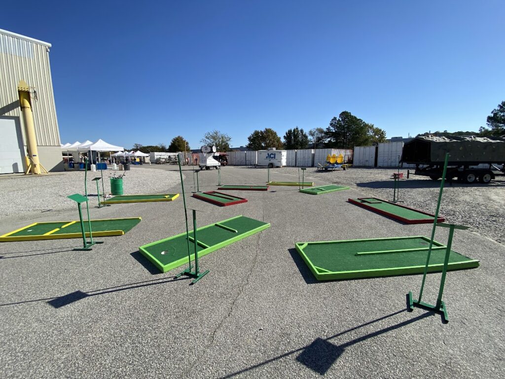 9 HOLE MINIATURE GOLF PUTTING COURSE SET