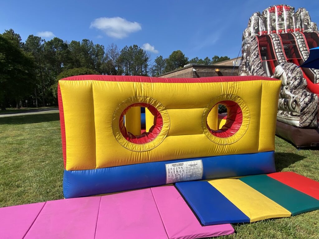 MINI OBSTACLE COURSE 28’x15’x7′