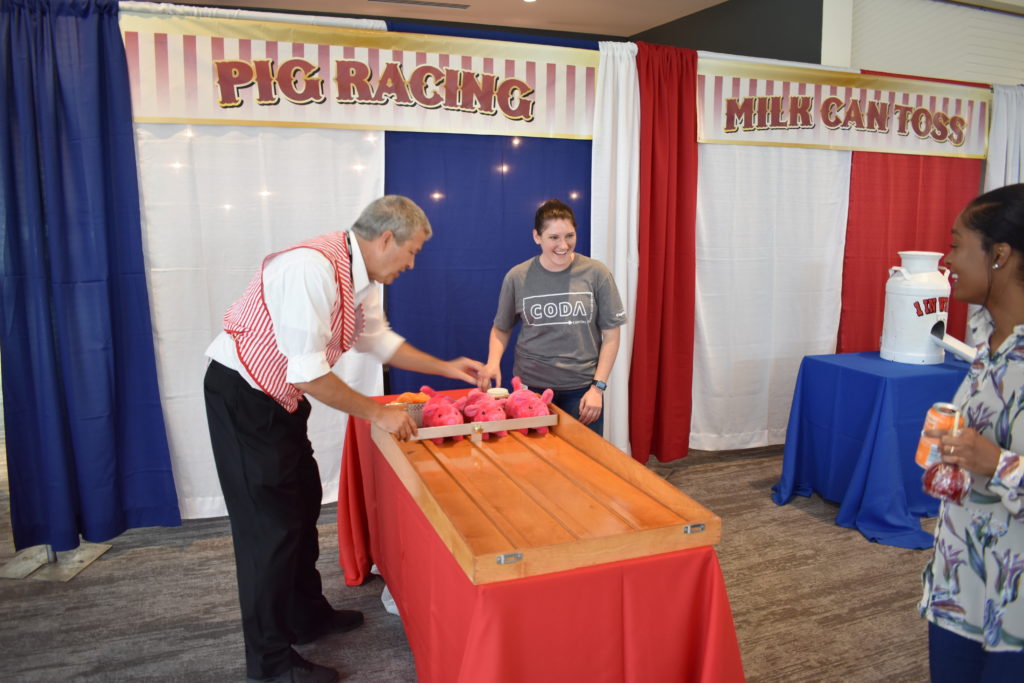 PIG RACING CARNIVAL GAME