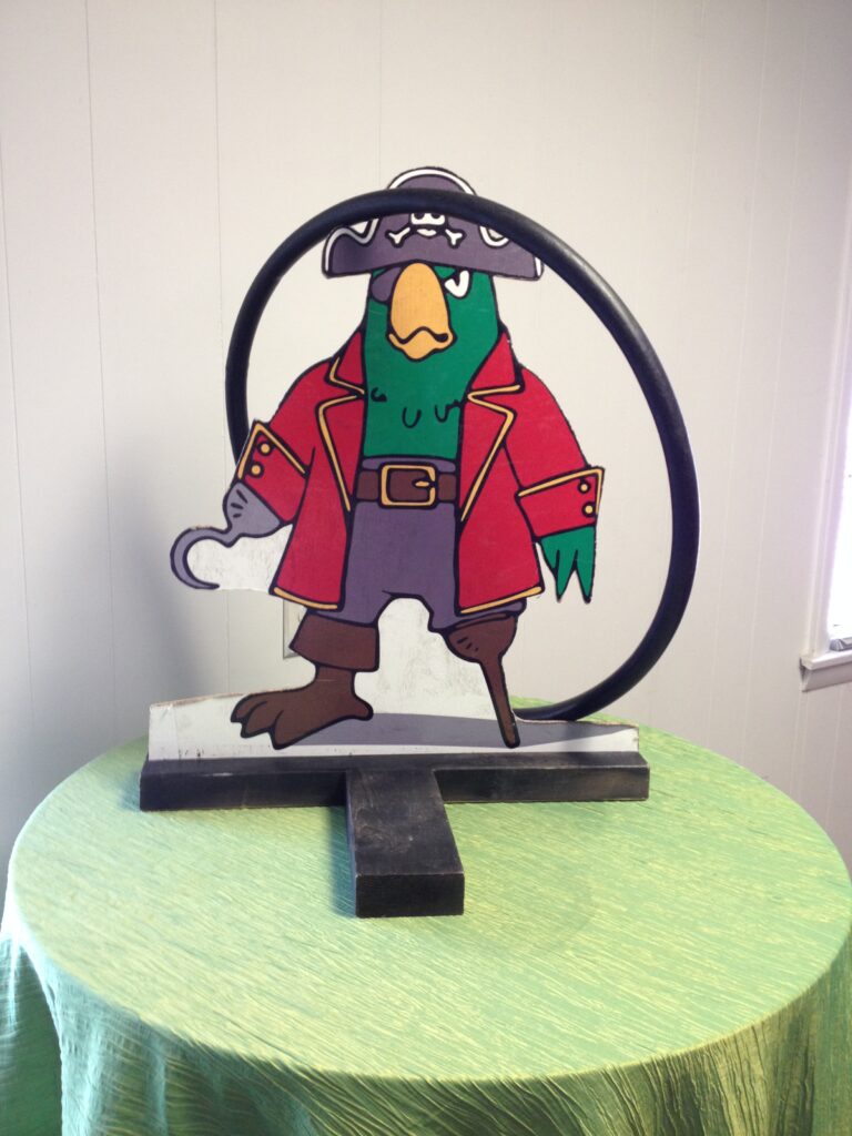 PIRATE PAROTE HOOPLA RING TOSS CARNIVAL GAME