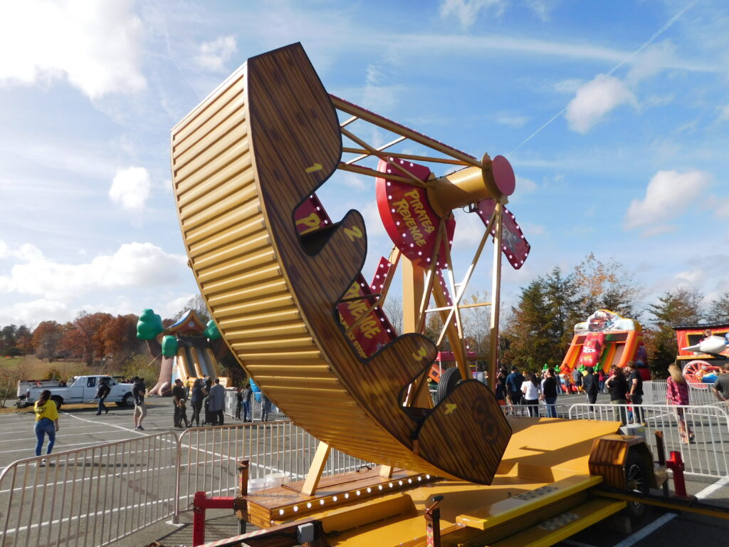 PIRAEATES REVENGE MECHANICAL AMUSEMENT RIDE