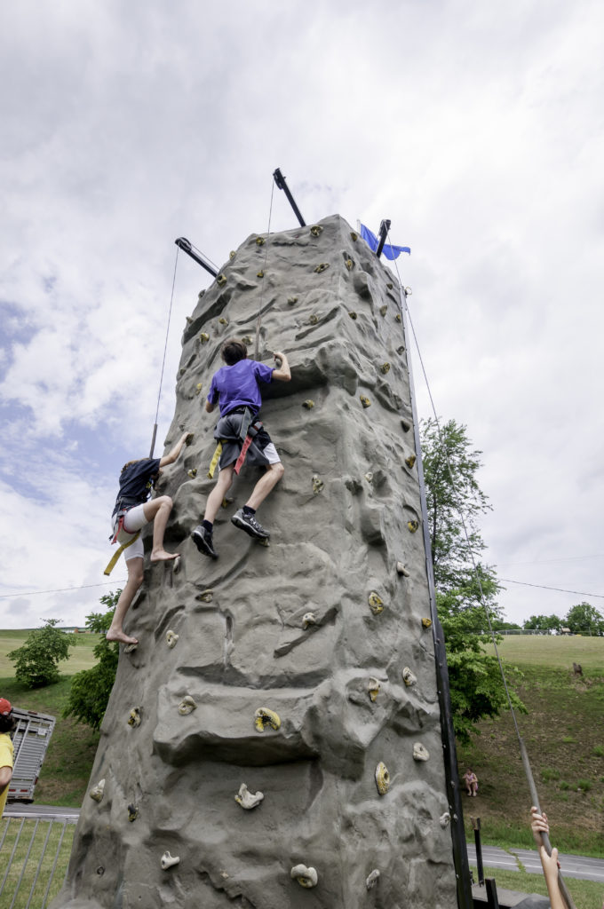 ROCK CLIMBING WALL AMUSEMENT