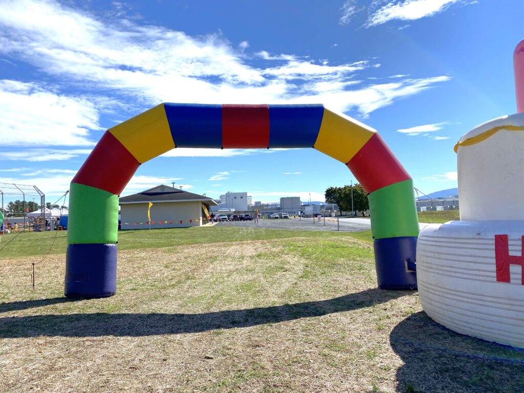 WELCOME RAINBOW ARCH INFLATABLE