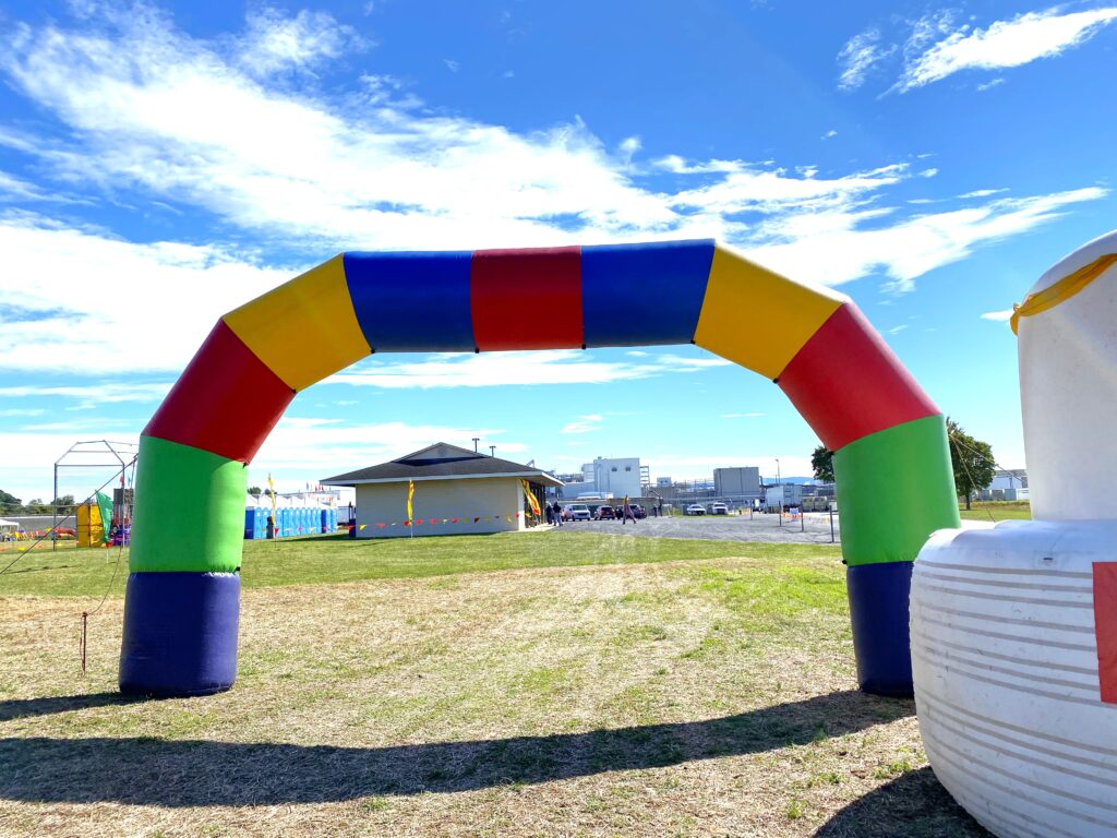 WELCOME RAINBOW ARCH INFLATABLE