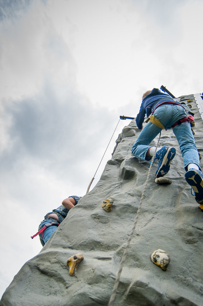 ROCK CLIMBING WALL AMUSEMENT
