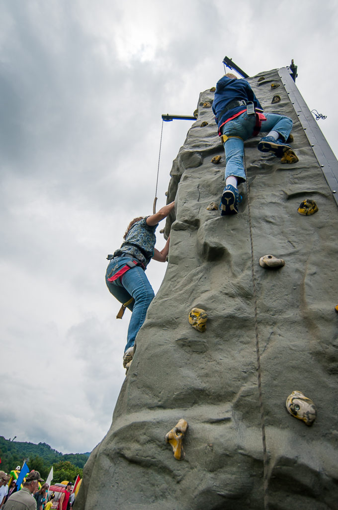 ROCK CLIMBING WALL AMUSEMENT