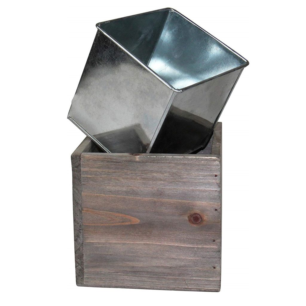 RUSTIC WOOD PLANTER BOX