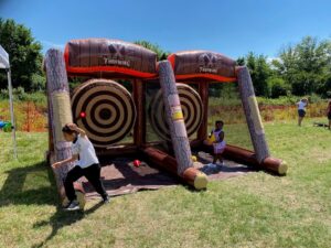 TOMAHAWK TOSS AXE THROWING FUN