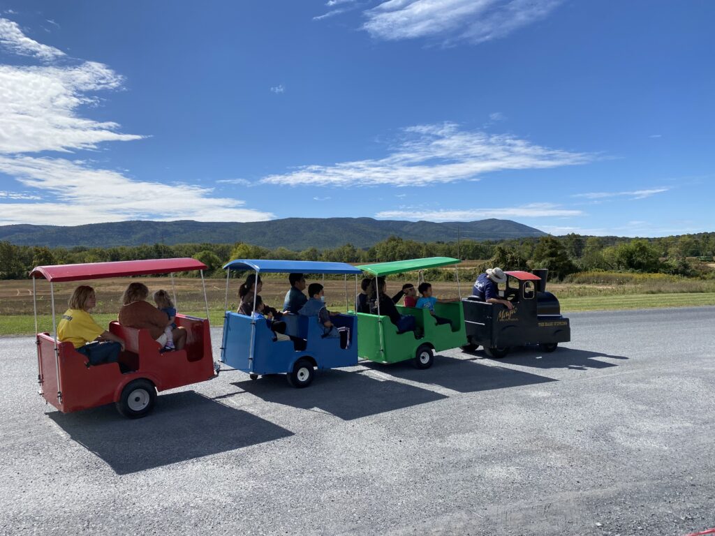 TRACKLESS TRAIN MECHANICAL AMUSEMENT RIDE