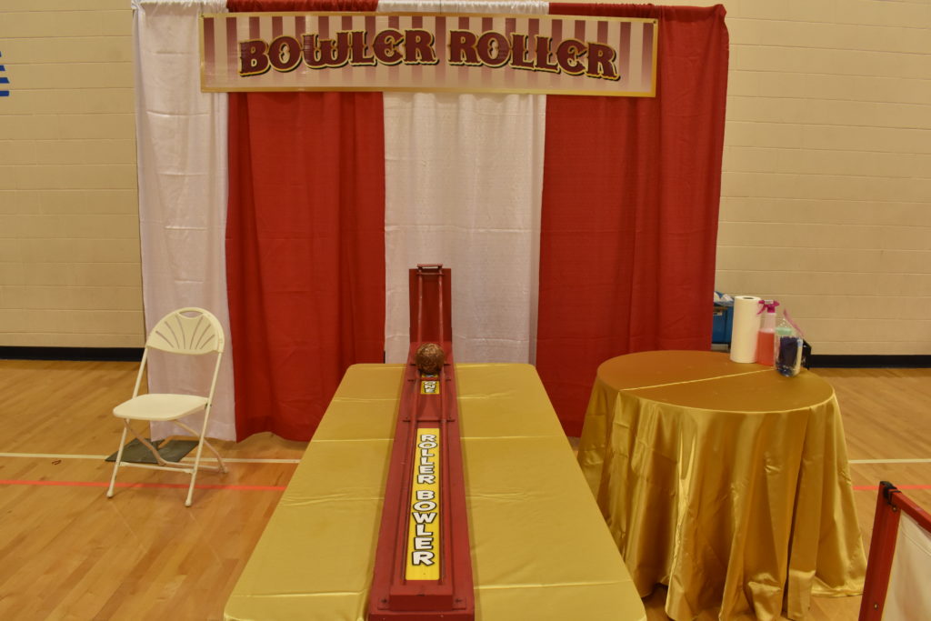 BOWLER ROLLER CARNIVAL GAME