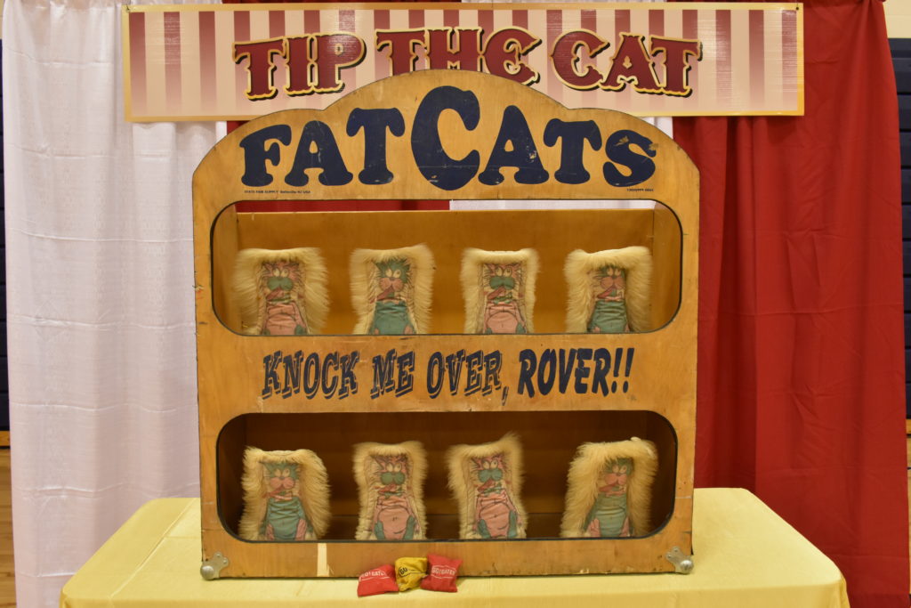 FAT CATS OR TIP THE CATS CARNIVAL GAME RENTAL