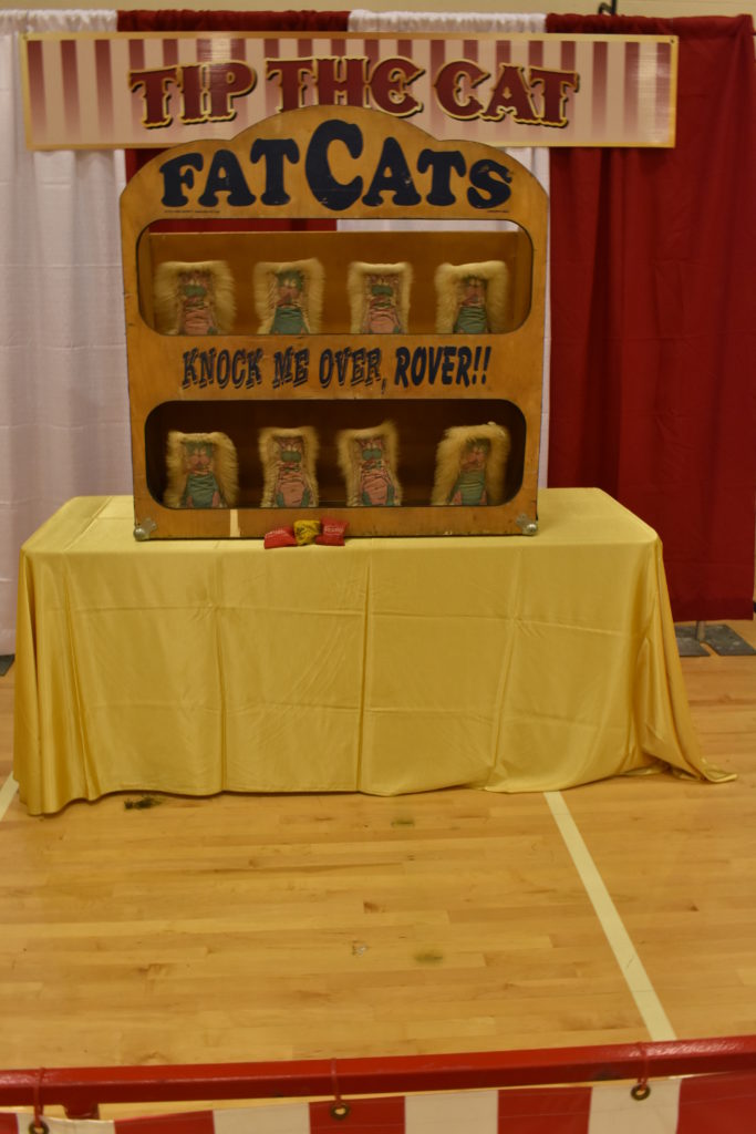 FAT CATS OR TIP THE CATS CARNIVAL GAME RENTAL