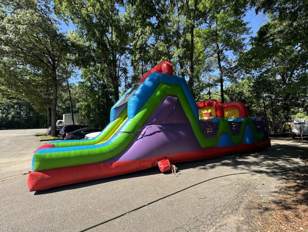 WACKY JR. OBSTACLE COURSE INFLATABLE