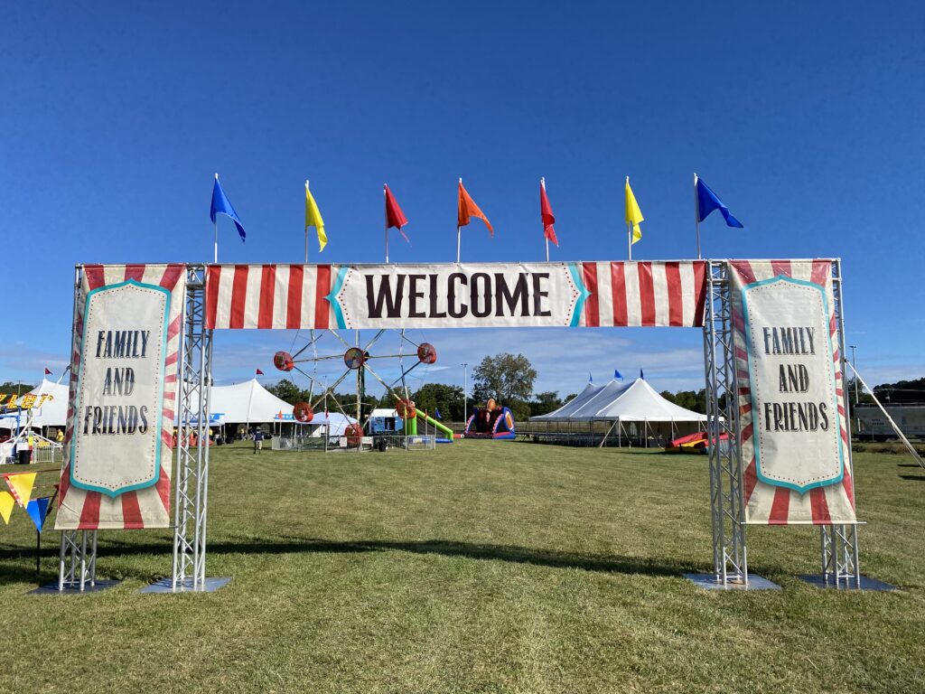WELCOME ENTRANCE ARCH TRUSS