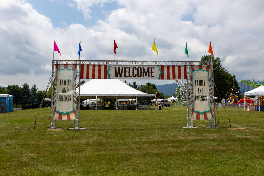 WELCOME ENTRANCE ARCH TRUSS