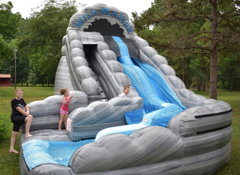 WILD RAPIDS INFLATABLE WATER SLIDE